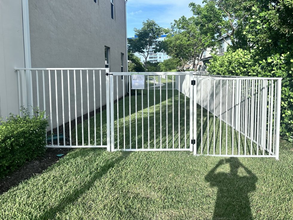 Mechanical Aluminum Fence - Aluminum Fence Installation - Fence ...